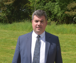 Emeric Salmon : le FN cherche son cap ? | FranceTvPro.fr